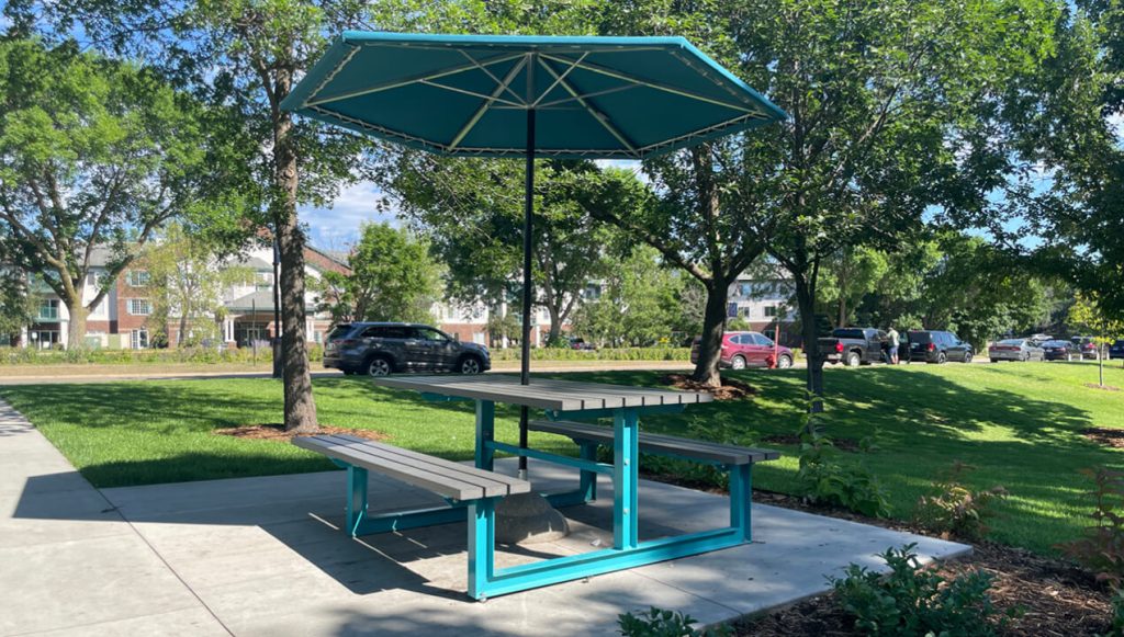 210 Cluster Seating: Sturdy Public Seating | Maglin